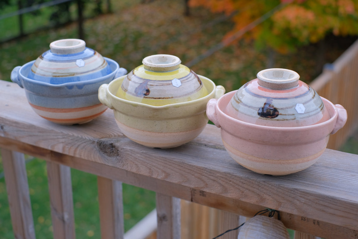 Saji Touki Iga-yaki Candy Swirl Personal Size Donabe Clay Pot with Bow ...