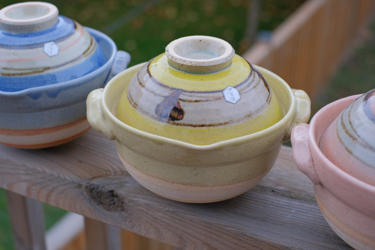 Saji Touki Iga-yaki Candy Swirl Personal Size Donabe Clay Pot with Bow ...