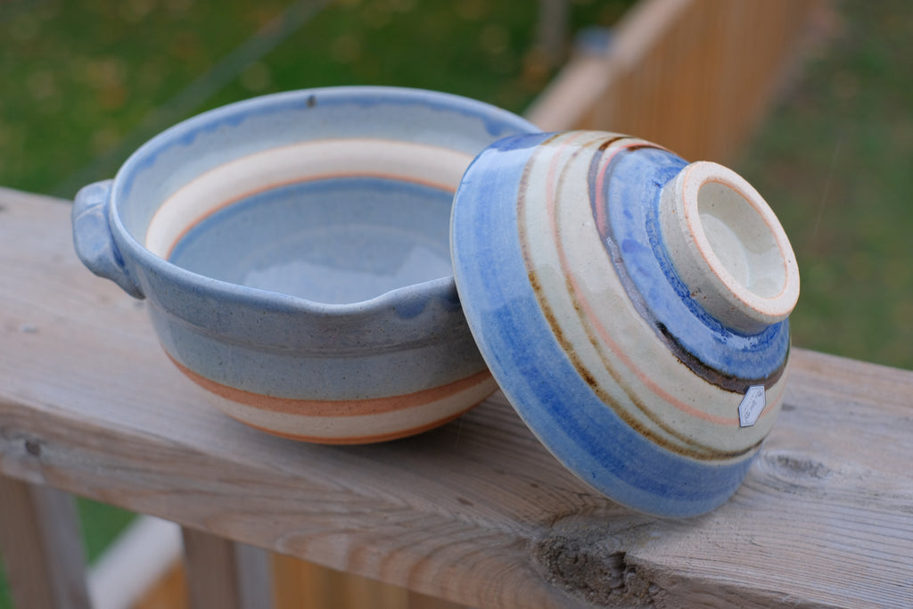 Saji Touki Iga-yaki Candy Swirl Personal Size Donabe Clay Pot with Bow ...