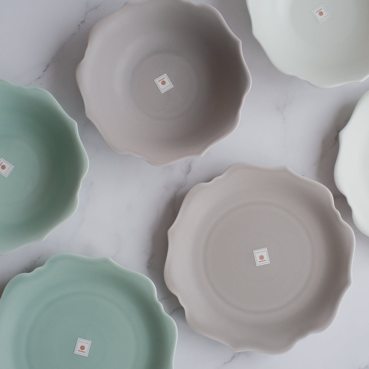 Oda Pottery x Tojiki Tonya Minoyaki Velvet Porcelain Rotana Dessert Pl ...